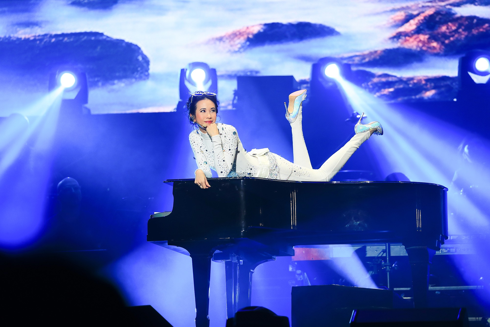 Concert Review: Karen Mok Showed Us Why She's The Ultimate Superstar ...
