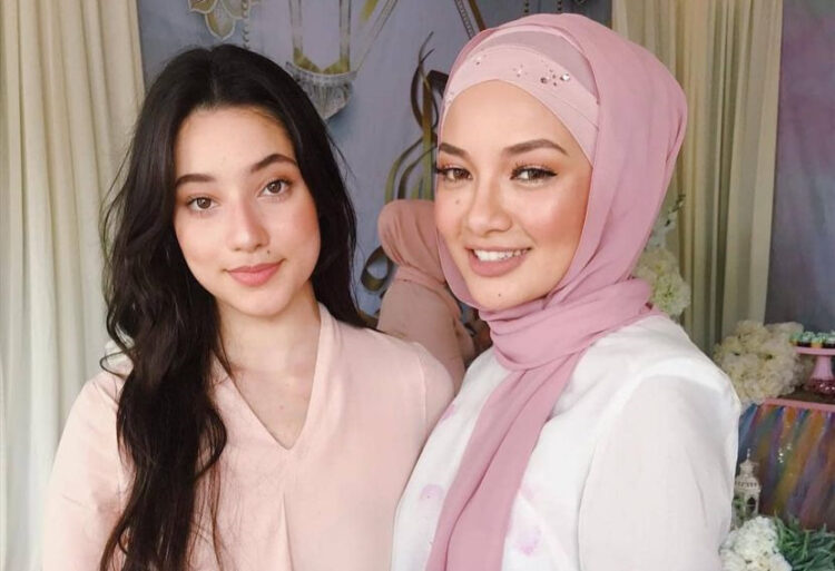 "It Hurts": Ameera Khan On People Comparing Her To Elder Sister Neelofa ...