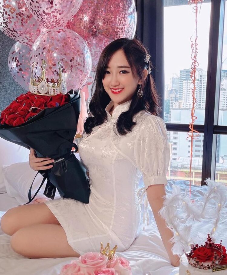 Yang Bao Bei Allegedly Scammed Netizens By Selling Them Branded Bags ...