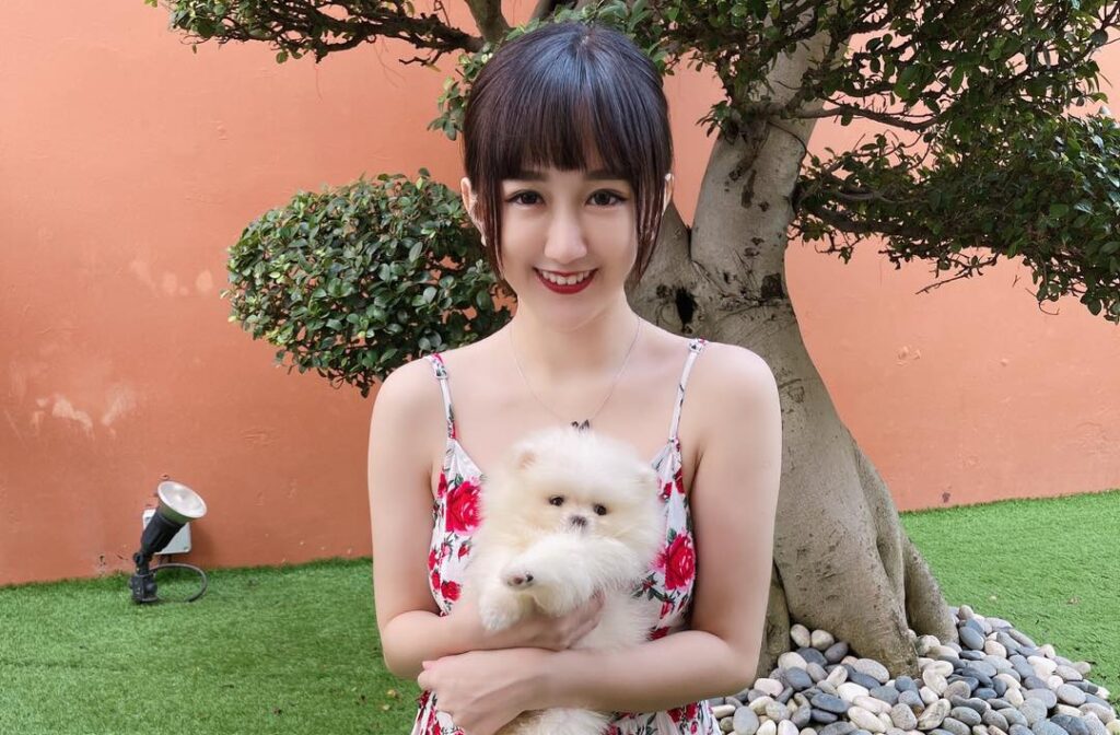 Another Scandal? Influencer Yang Bao Bei Now Accused Of iPhone Fraud ...