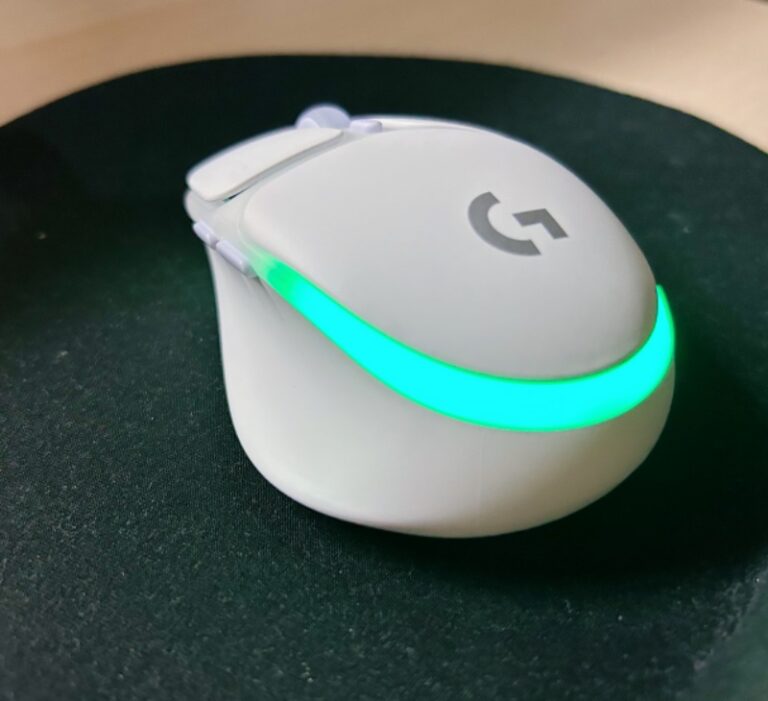 Logitech Aurora Collection Review: A Stylish, Cozy & Very Fun Gaming ...