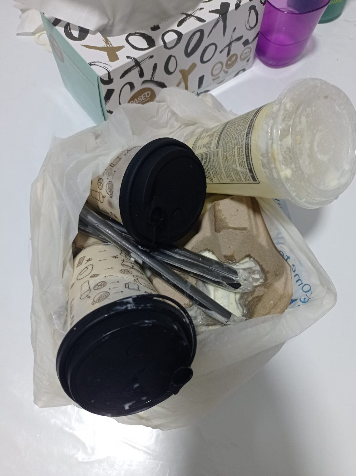 Spilled Drinks: Customer Lists Down 4 Common Mistakes By Food Delivery ...