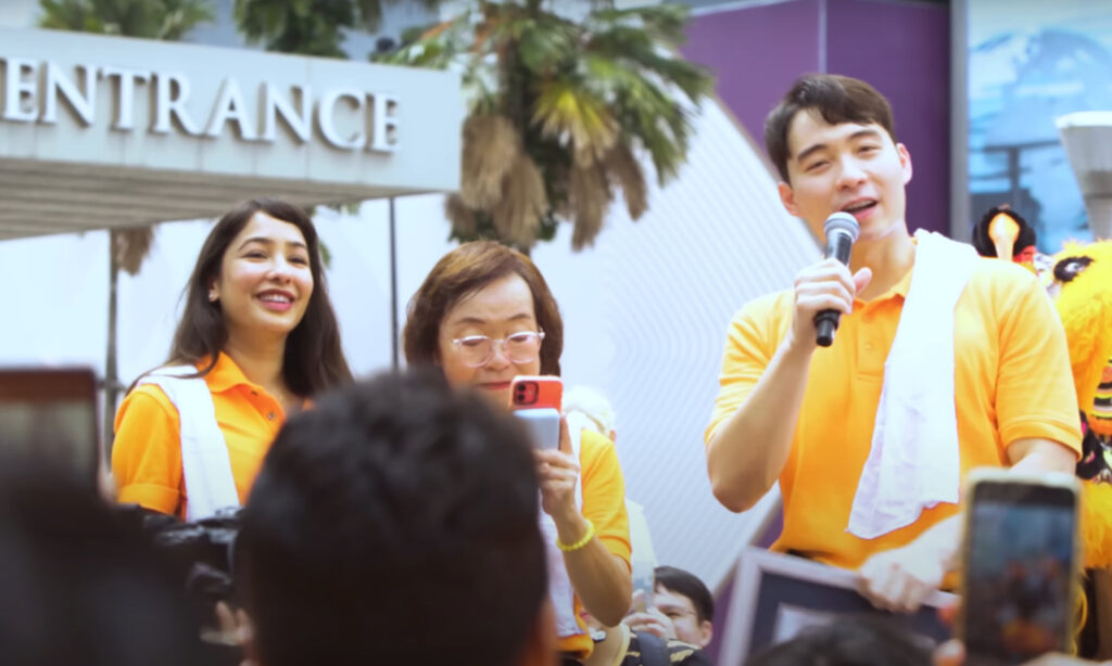 (Video) Uncle Roger Introduces Fiancée Sabrina In New Restaurant Video ...