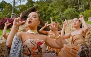 (Video) Local Rapper Mimifly Praised For Using Sign Language In “Angkat ...